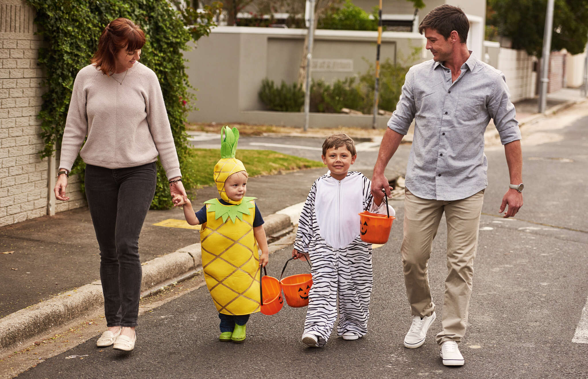 Trick-or-Treating with Autism: A Parent’s Guide to a Stress-Free Halloween